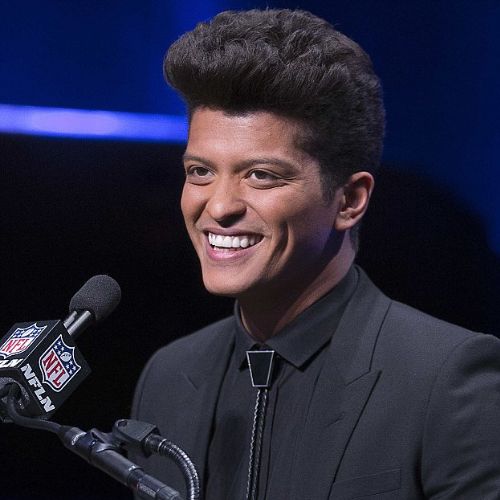 40 Famous Male Celebrities With Ear Piercings And Rings