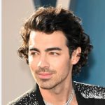 40 Famous Male Celebrities With Ear Piercings And Rings